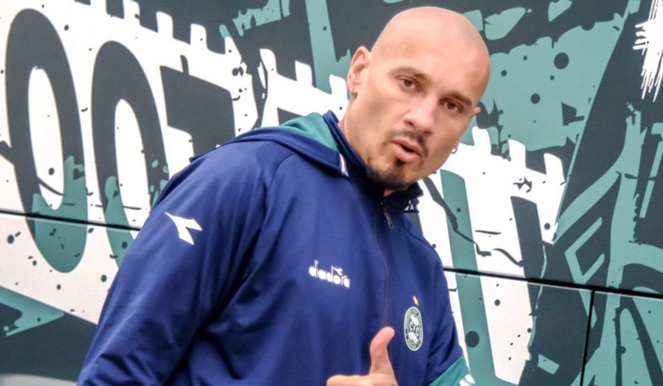 Coritiba confirma renovação com Maicon após fim de empréstimo