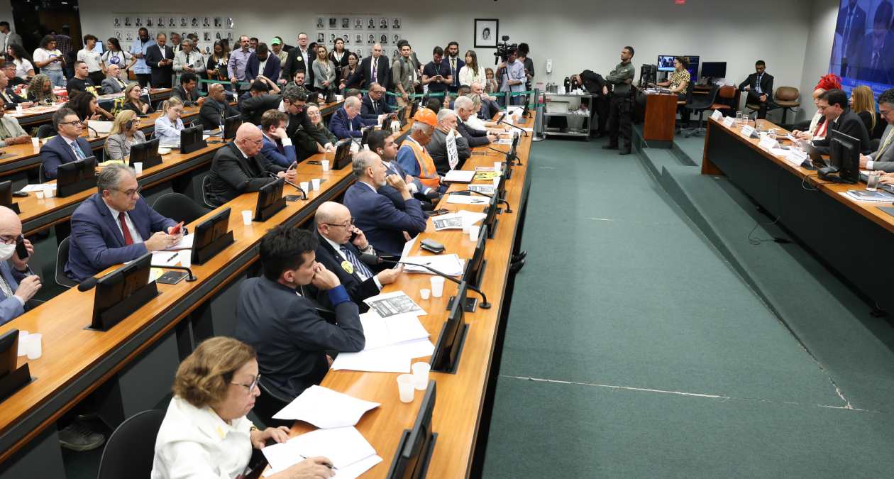 Confira os principais pontos do relatório do fim da escala 6x1
